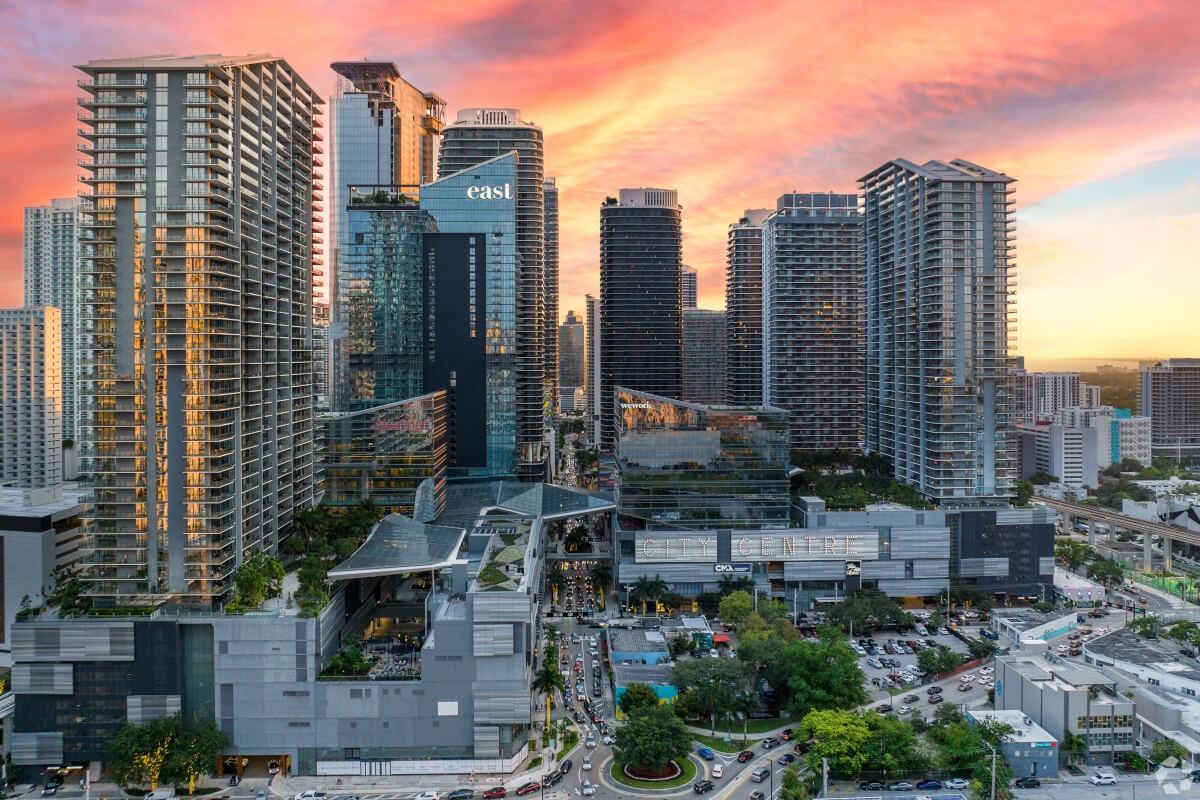 Cities vs. Suburbs: Which Lifestyle Fits You? | Apartments.com