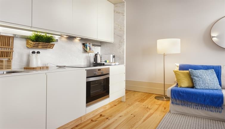 What Is the Difference Between a Kitchen and a Kitchenette ...