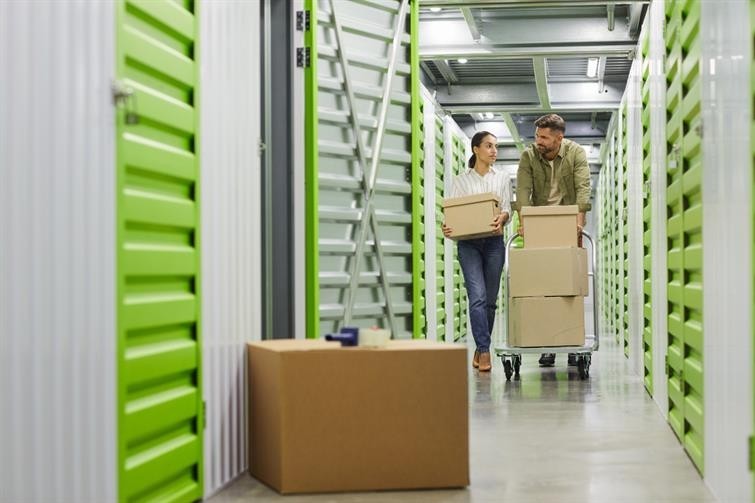 How to Maximize Space in Your Apartment Storage Unit | Renterverse