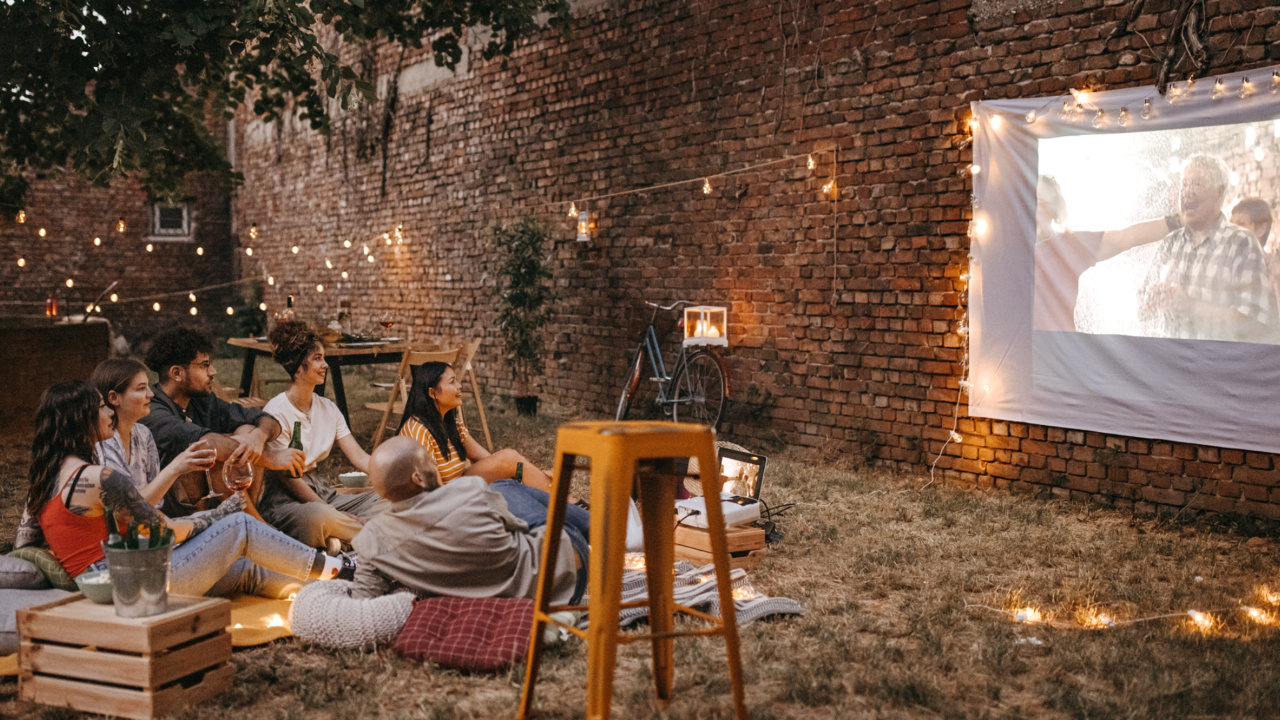 The Do’s and Don’ts of Hosting a Community Movie Night | Apartments.com