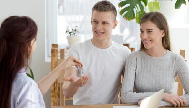 Lease Signing Guide for Landlords & Tenants | Apartments.com